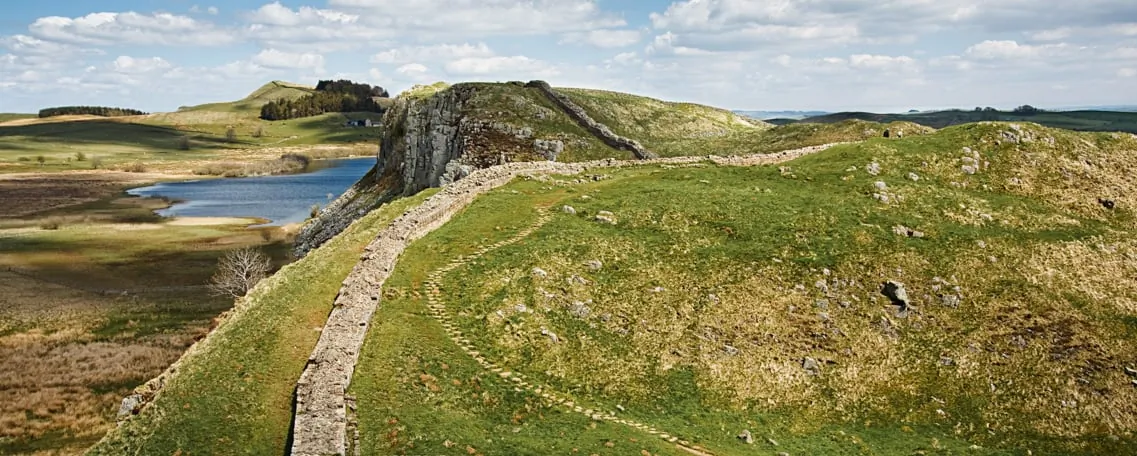 Randonnée le mur d'Hadrien - chemin au Royaume-Uni