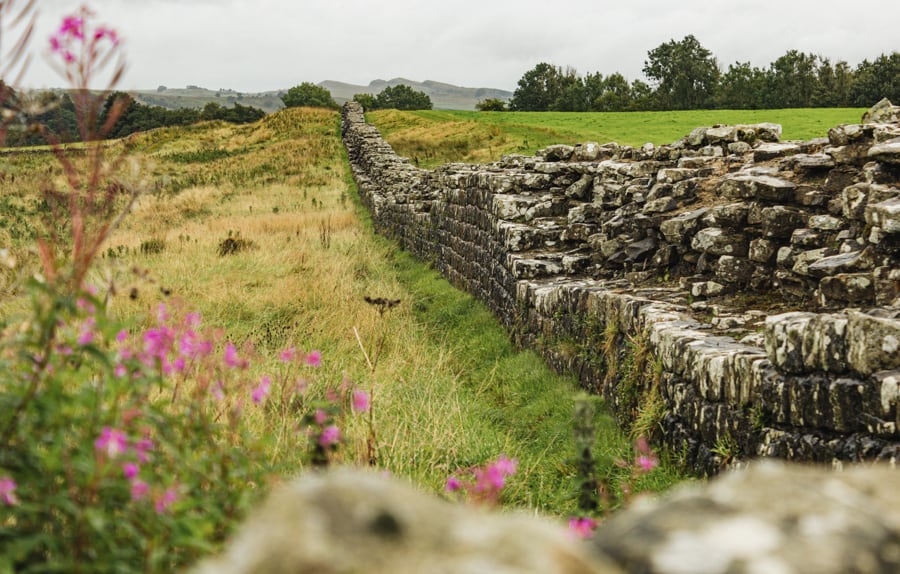 Randonnée le mur d'Hadrien - chemin au Royaume-Uni